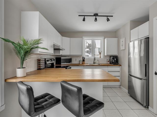 For sale: 226 Rue des Acadiens, Québec (Charlesbourg), Quebec G2M1M4 ...