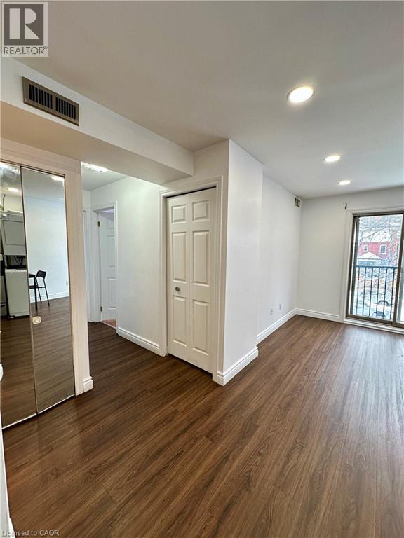 À louer : 28 VICTORIA Avenue N Unit# 207, Hamilton, Ontario L8L5E1 ...