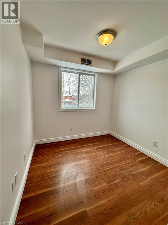 À louer : 28 VICTORIA Avenue N Unit# 207, Hamilton, Ontario L8L5E1 ...