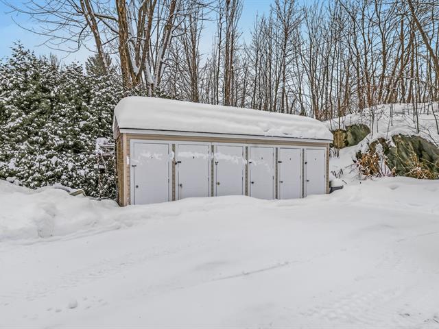 À vendre : 83 Rue Lewis O., #2, Waterloo, Québec J0E2N0 - 13297995 ...