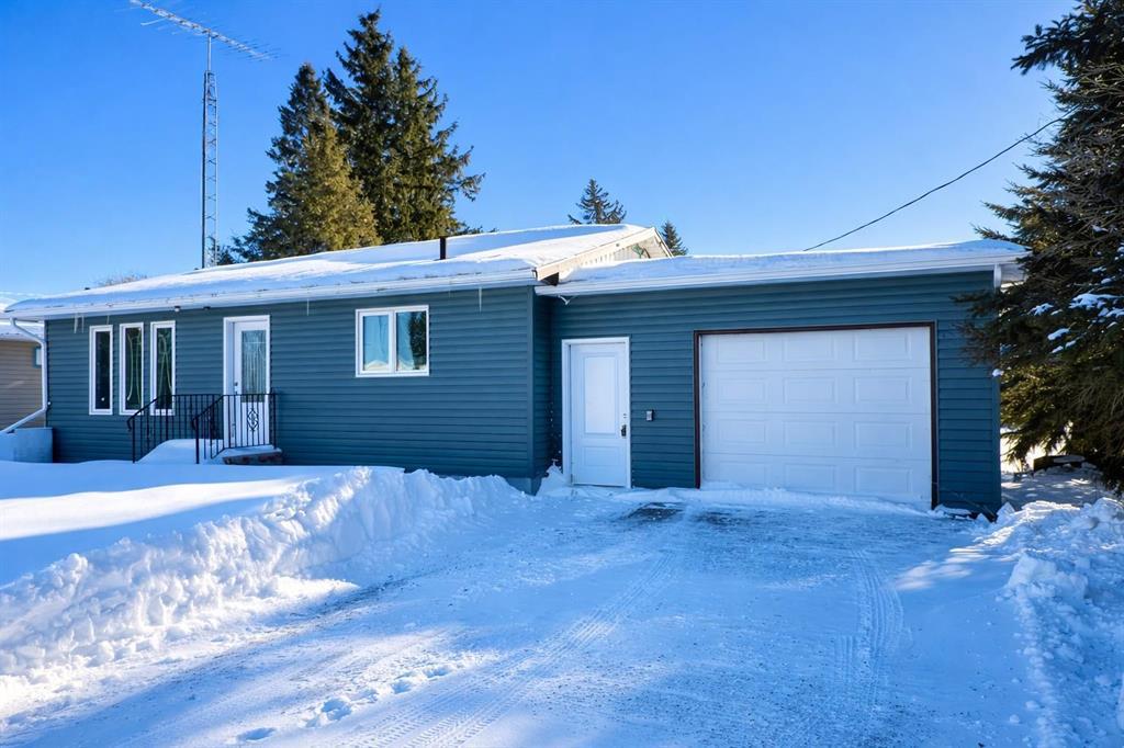 For sale: 118 Wright Avenue E, Angusville, Manitoba R0J0A0 - 202601733 ...