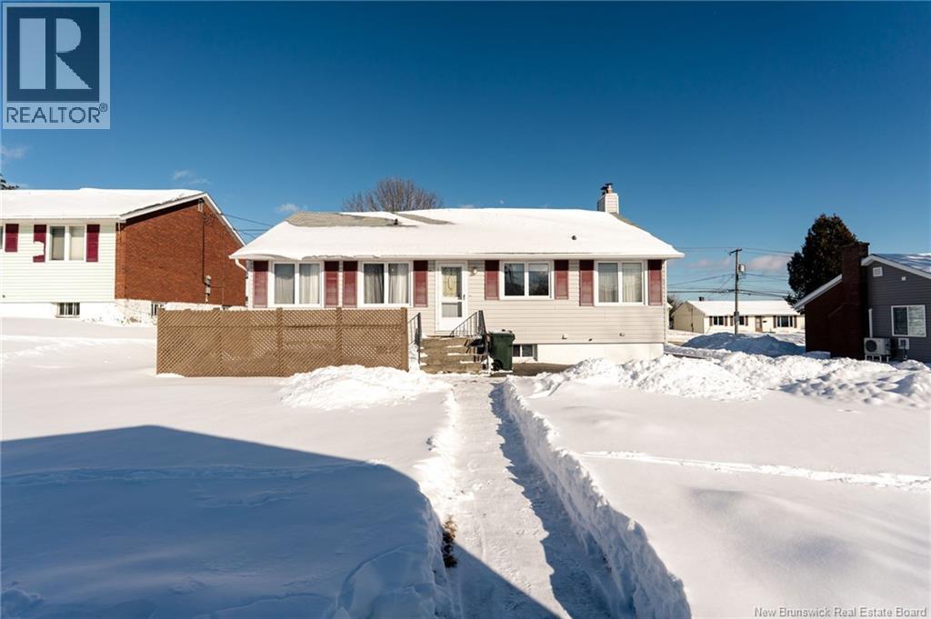 À vendre : 88 Champlain Drive, Saint John, Nouveau-Brunswick E2J3E1 ...