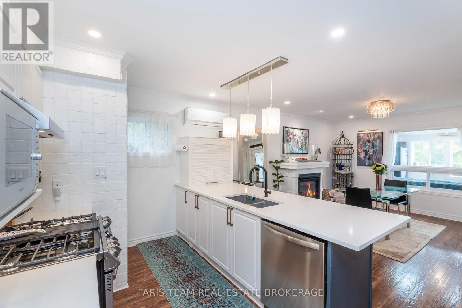 For sale: 83 KING ROAD, Tay (Waubaushene), Ontario L0K2C0 - S12741930 ...