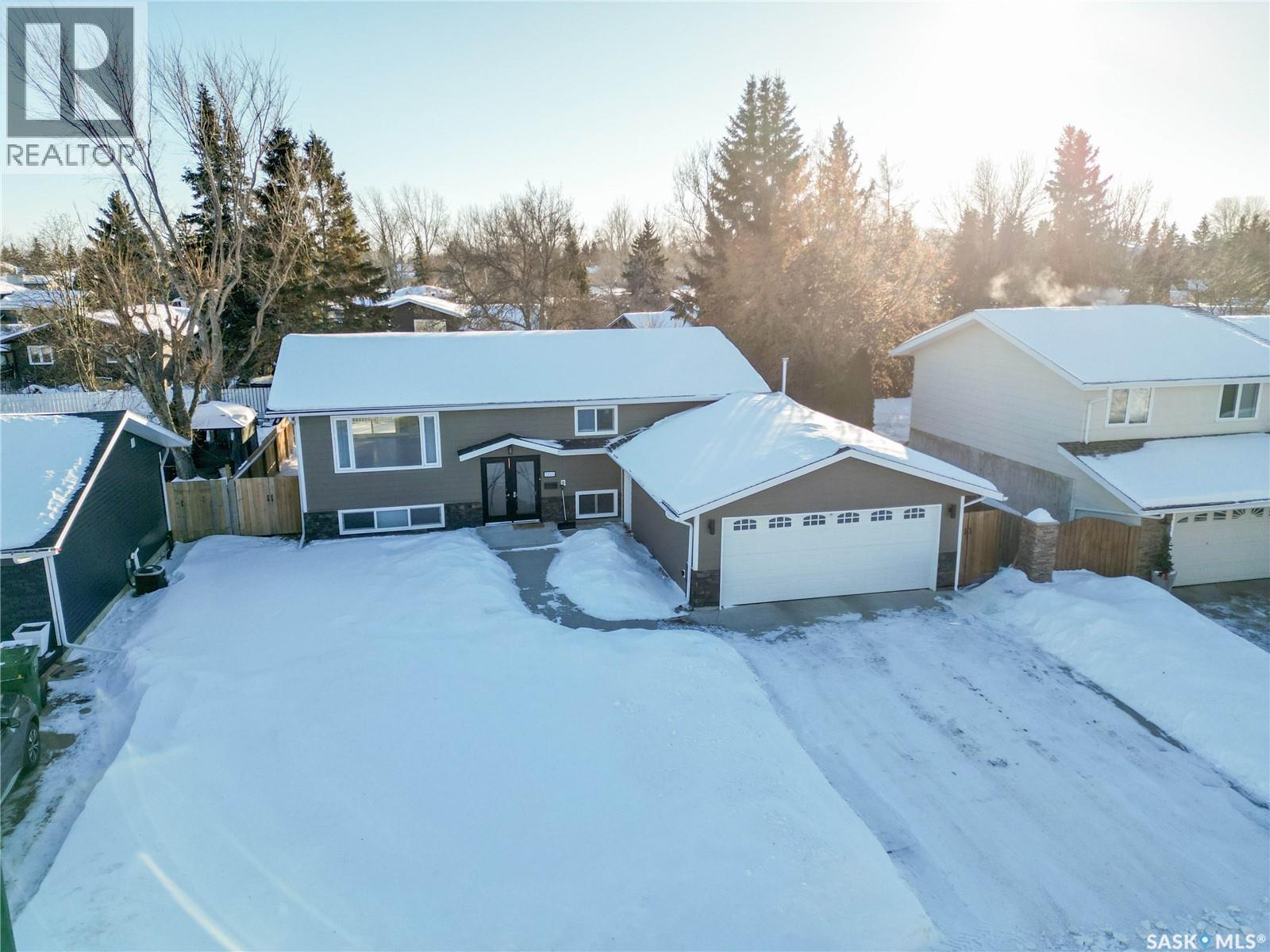 1355 Lacroix CRESCENT, Prince Albert, Saskatchewan S6V6R2 | REALTOR.ca