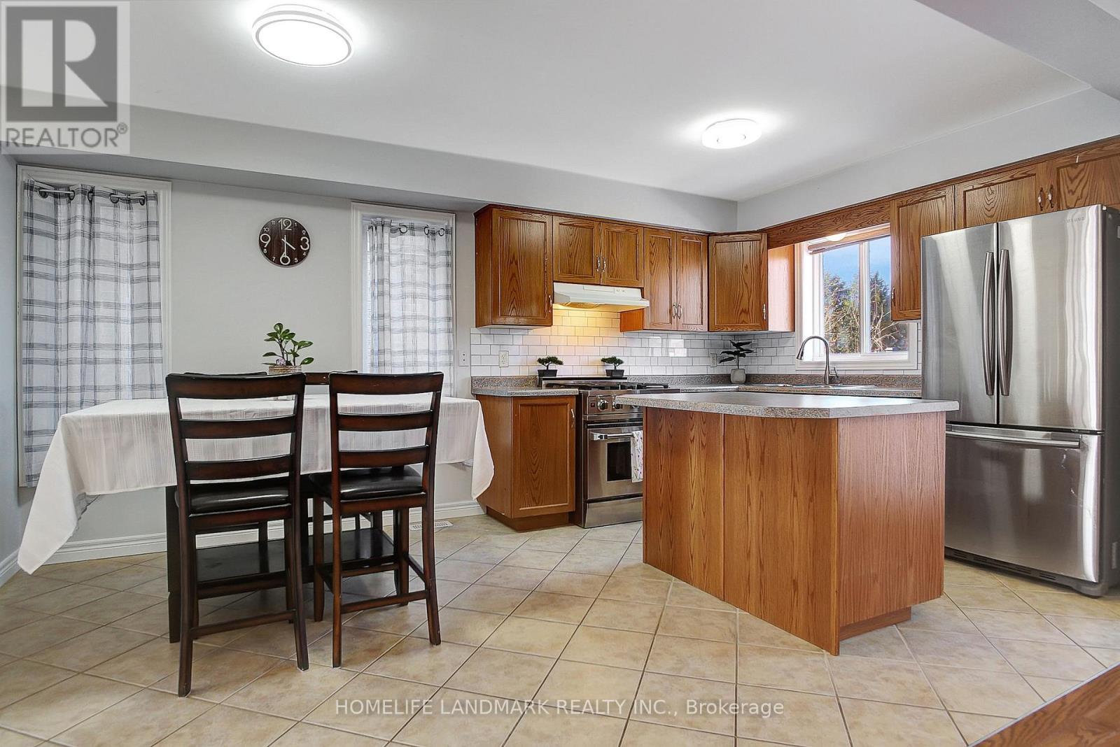 For sale: 328 VINCENT DRIVE, North Dumfries, Ontario N0B1E0 - X12748954 ...