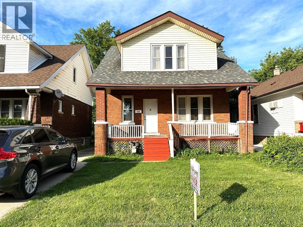 For sale: 726 PARTINGTON, Windsor, Ontario N9B2N7 - 26002380 | REALTOR.ca