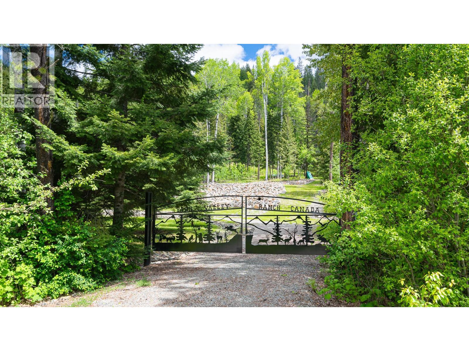 For sale: 7470 3 Highway, Kitchener, British Columbia V0B2P0 - 10374360 ...