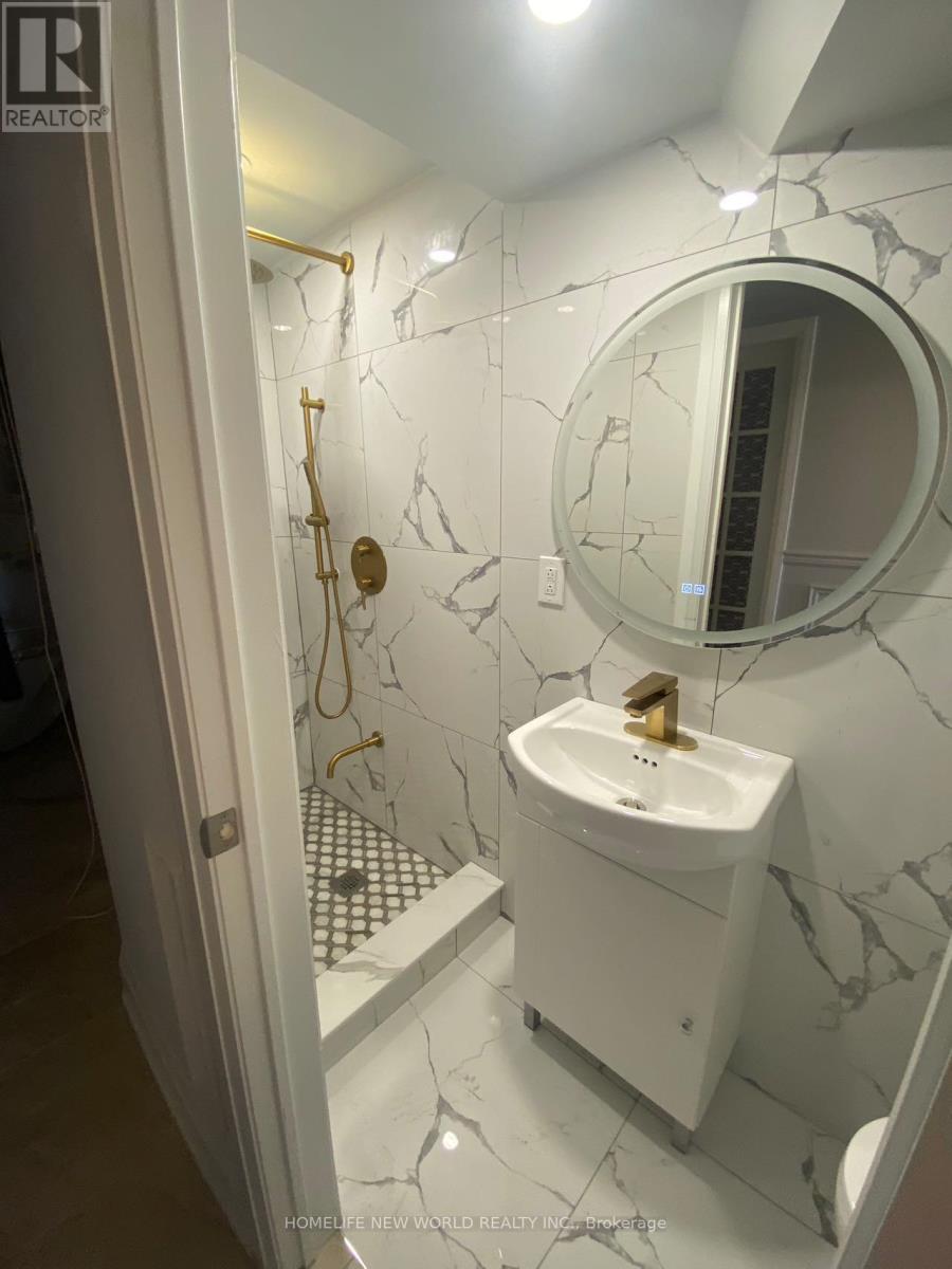For rent: 15 KENNETH WOOD CRESCENT, Toronto (Newtonbrook East), Ontario ...