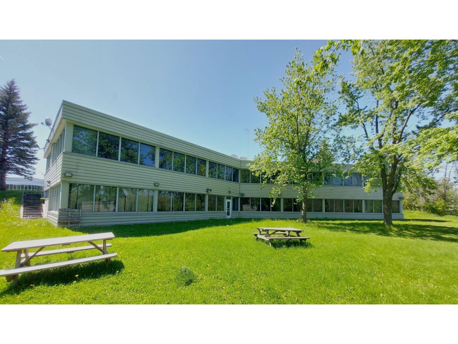 For lease: 175 Rue Louis-Hébert, Mascouche, Quebec J7K0R5 - 12388207 ...