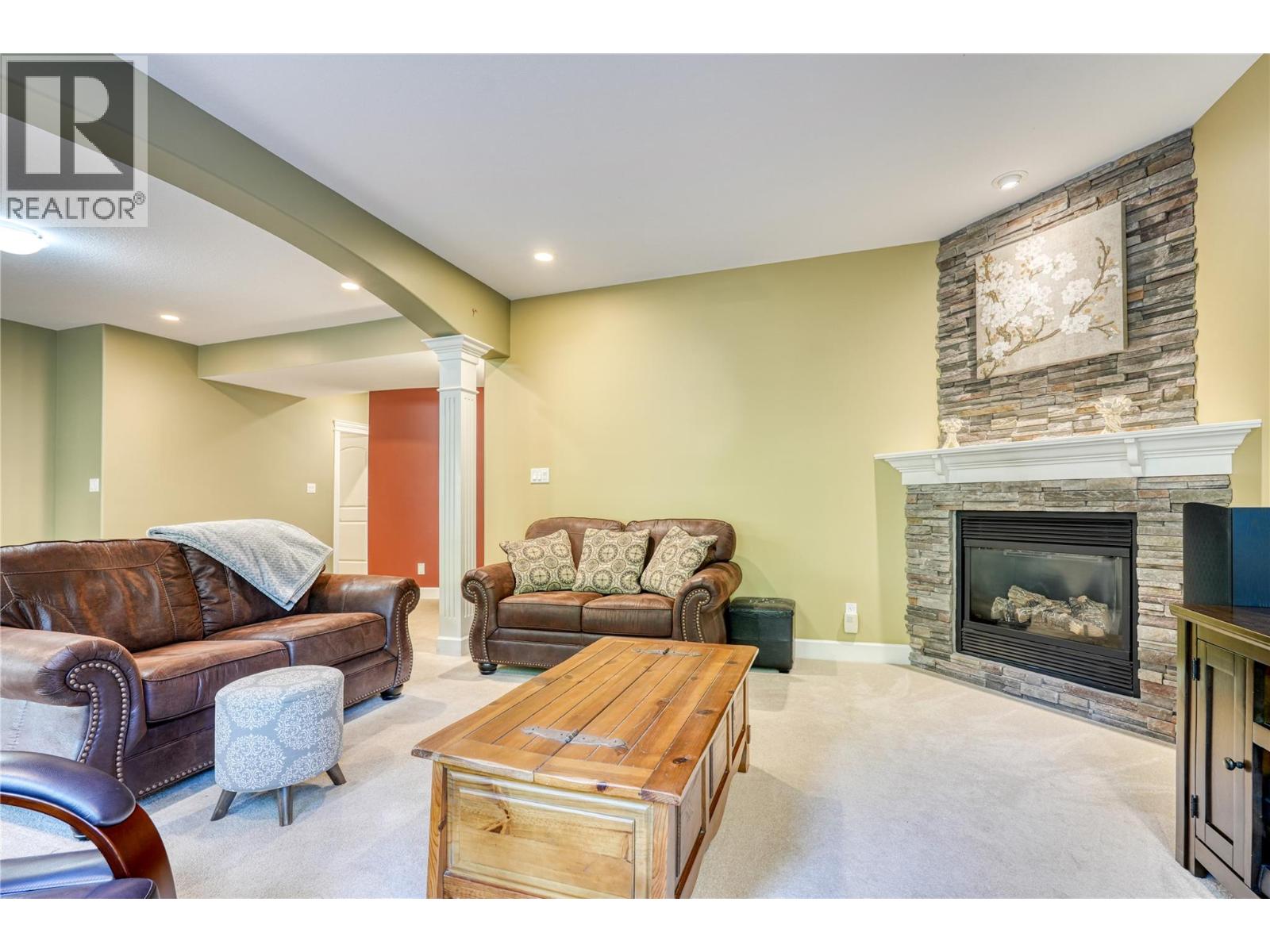 For sale: 40 Kestrel Place Unit# 30, Vernon, British Columbia V1H1S6 ...