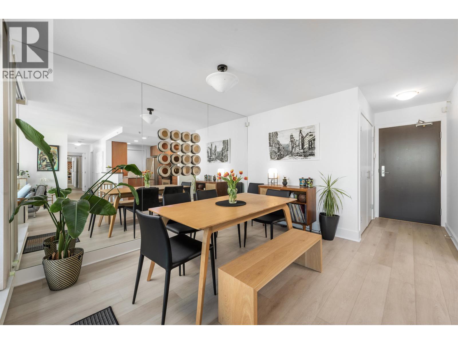 For sale: 2105 455 BEACH CRESCENT, Vancouver, British Columbia V6Z3E5 ...