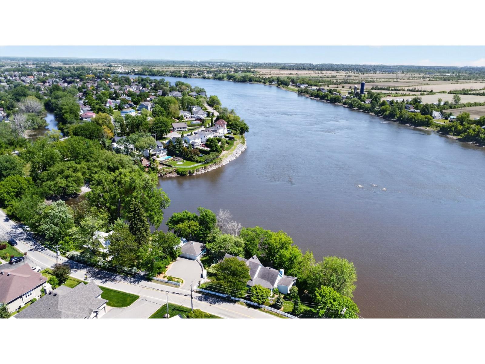 For sale: 1710 Rue Charles-Aubert, Terrebonne (Lachenaie), Quebec ...