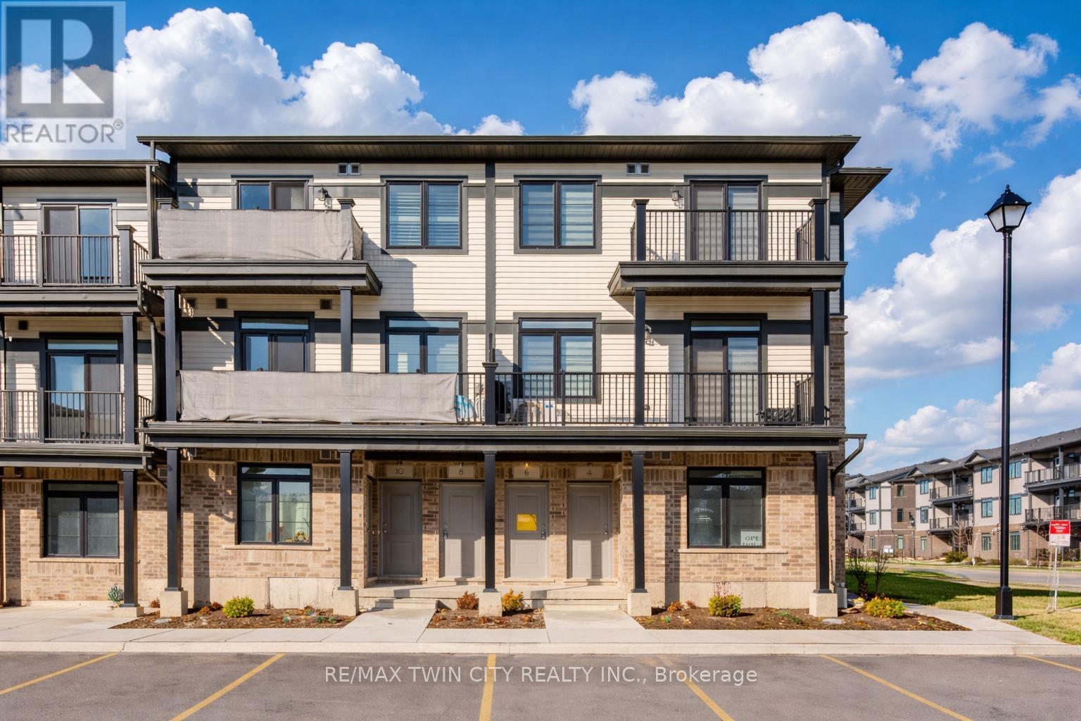 For sale: 6 LOMOND LANE, Kitchener, Ontario N2R0R4 - X12798612 | REALTOR.ca