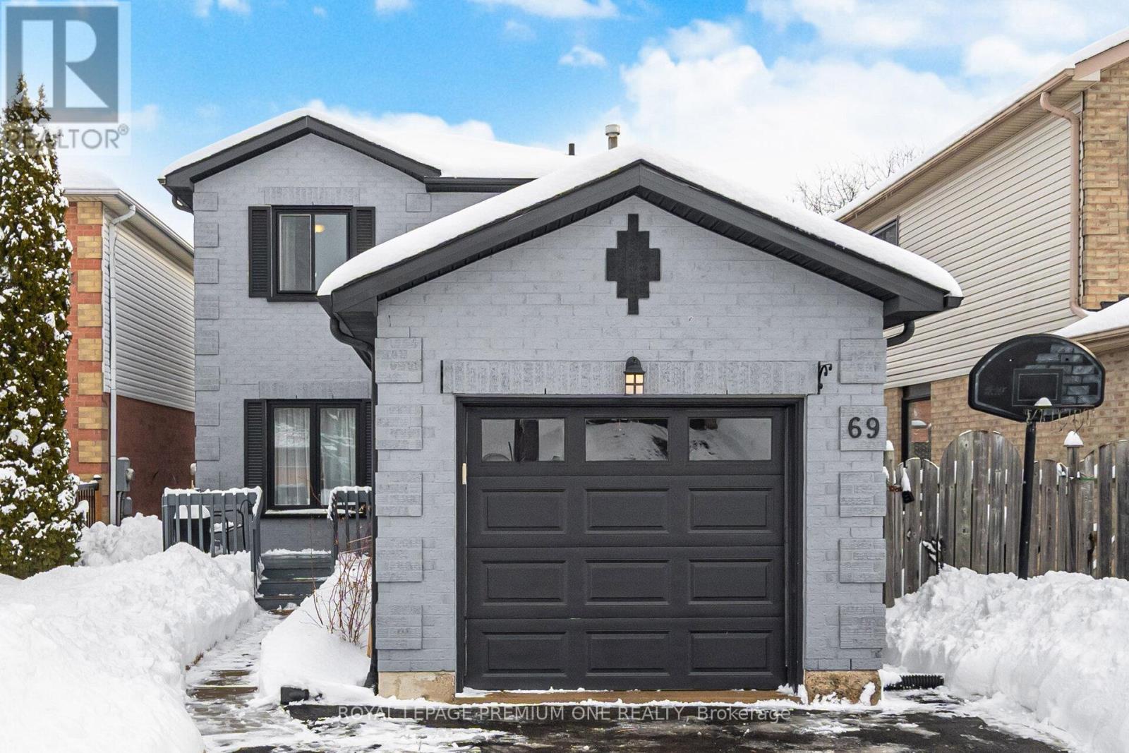 À vendre : 69 MCKNIGHT CRESCENT, New Tecumseth (Tottenham), Ontario ...