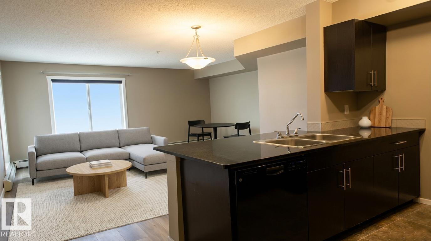 For sale: 104 5804 PL NW NW, Edmonton, Alberta T6R0W3 - E4474379 ...