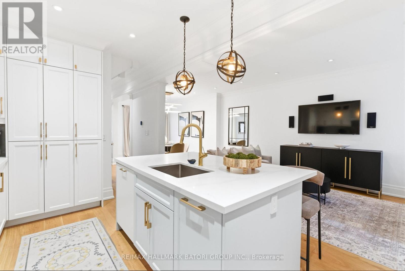 À vendre : 52 STIBBARD AVENUE, Toronto (Mount Pleasant East), Ontario ...