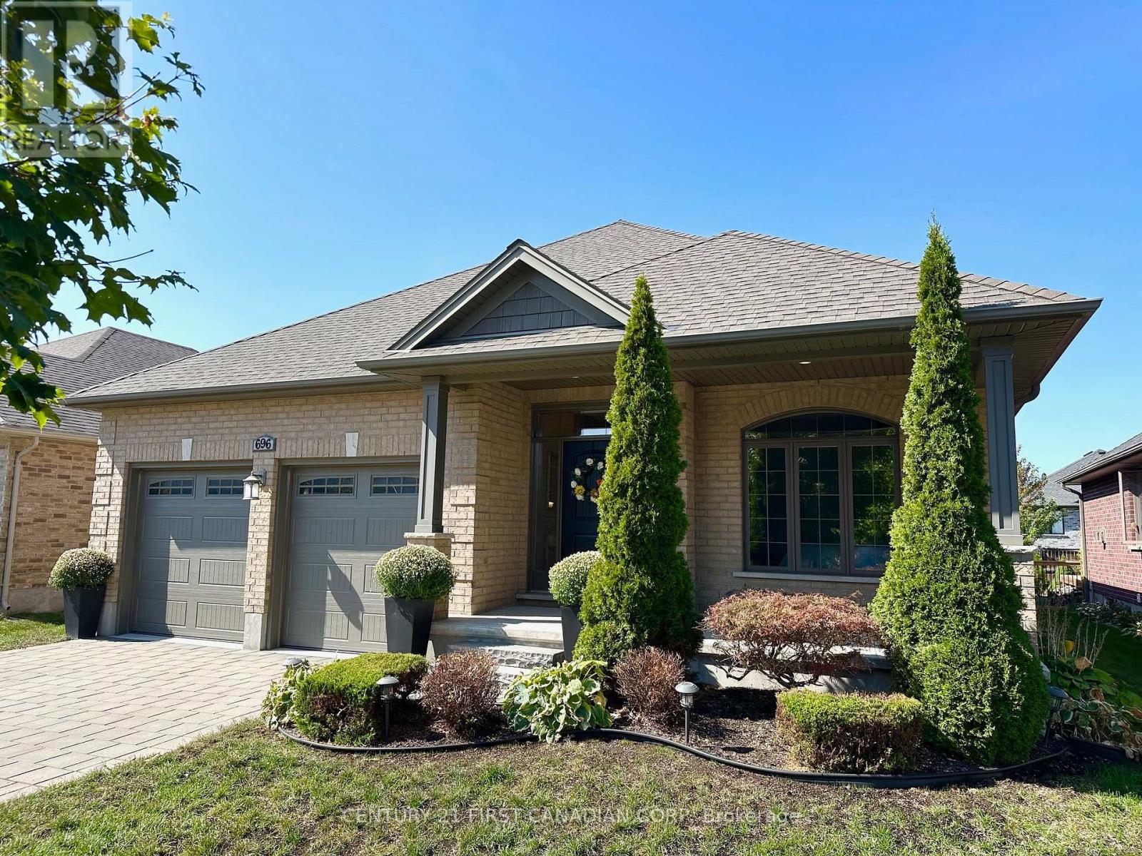 696 Bennett Crescent, Strathroy-Caradoc (Mount Brydges), X12659596: 696 ...