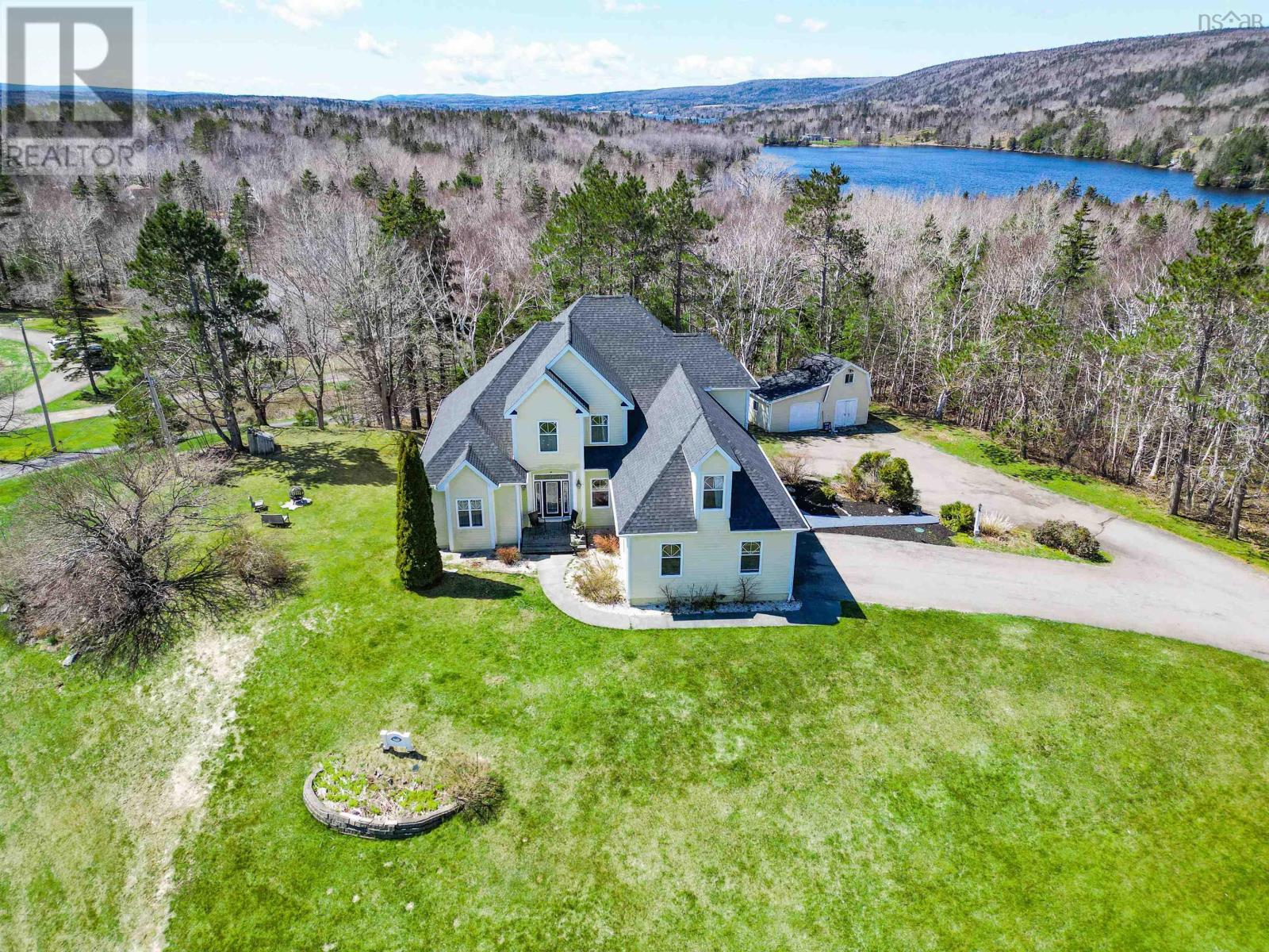 8 Howie Centre Real Estate MLS® Listings & Houses for Sale | REALTOR.ca