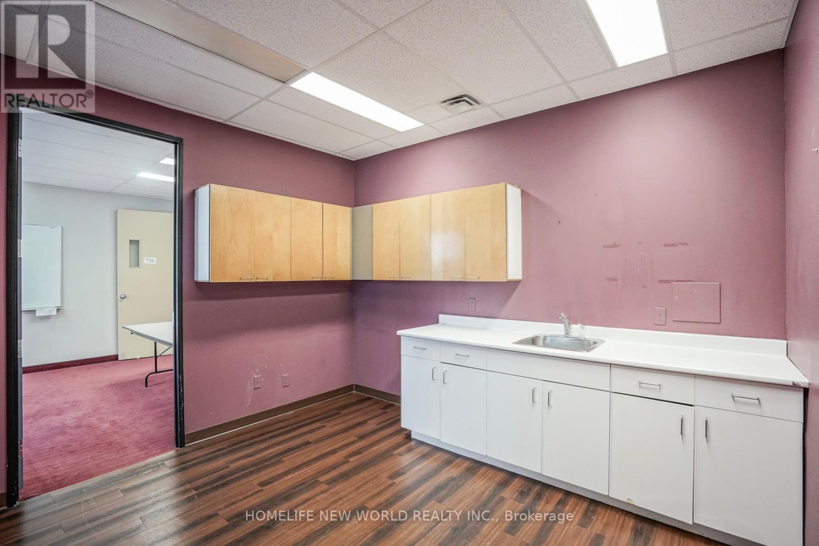 For lease: 700 - 920 YONGE STREET, Toronto (Annex), Ontario M4W3C7 ...