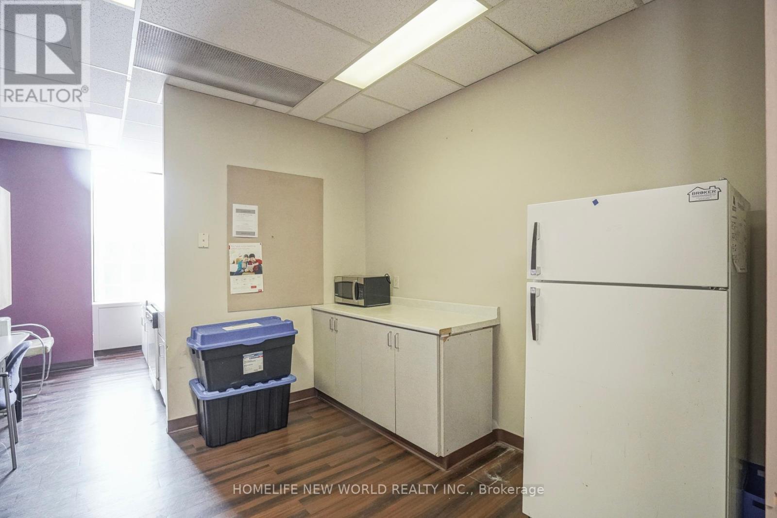 For lease: 700 - 920 YONGE STREET, Toronto (Annex), Ontario M4W3C7 ...