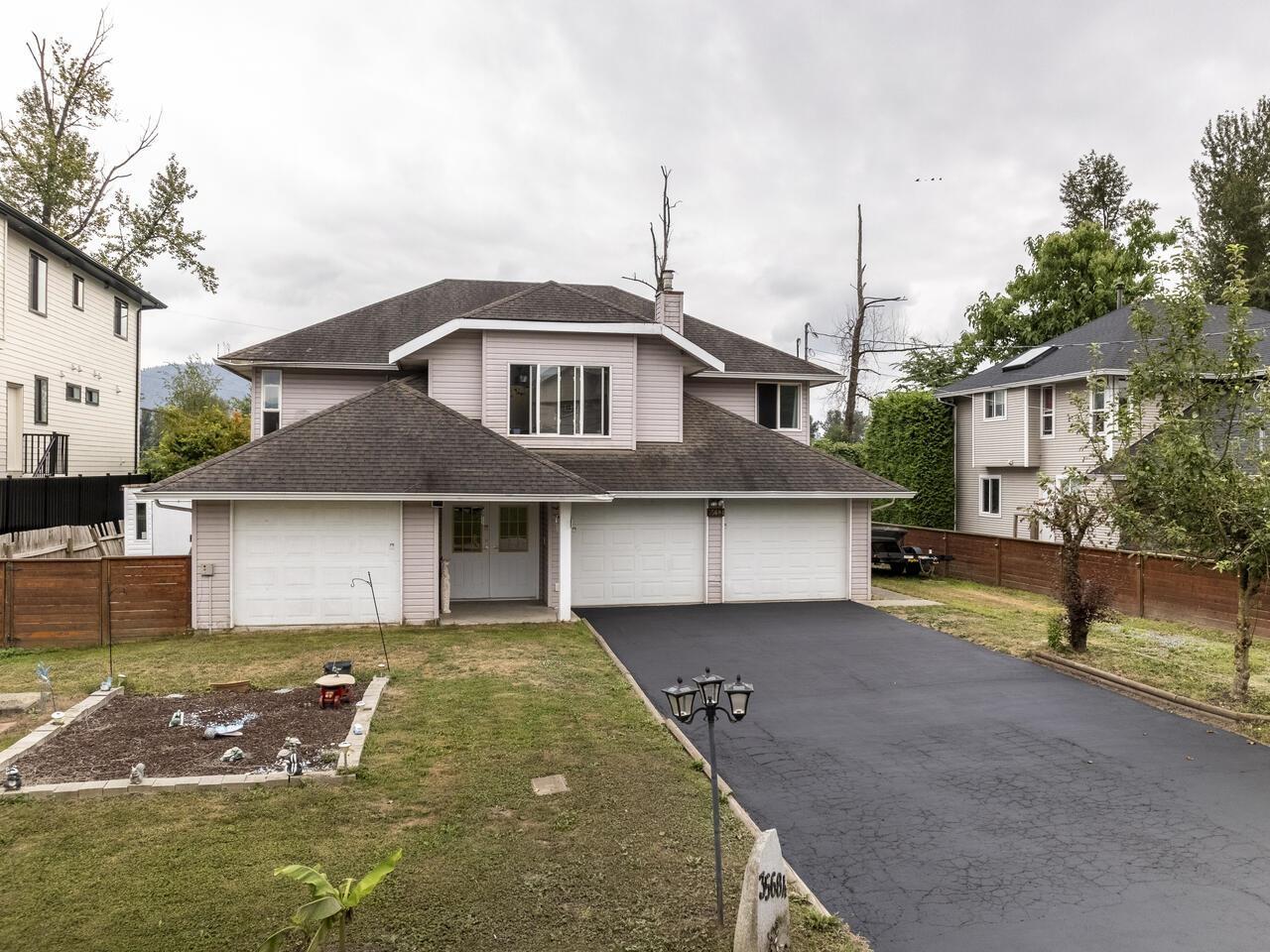 For sale: 35684 MOORE AVENUE, Mission, British Columbia V2V7L6 ...