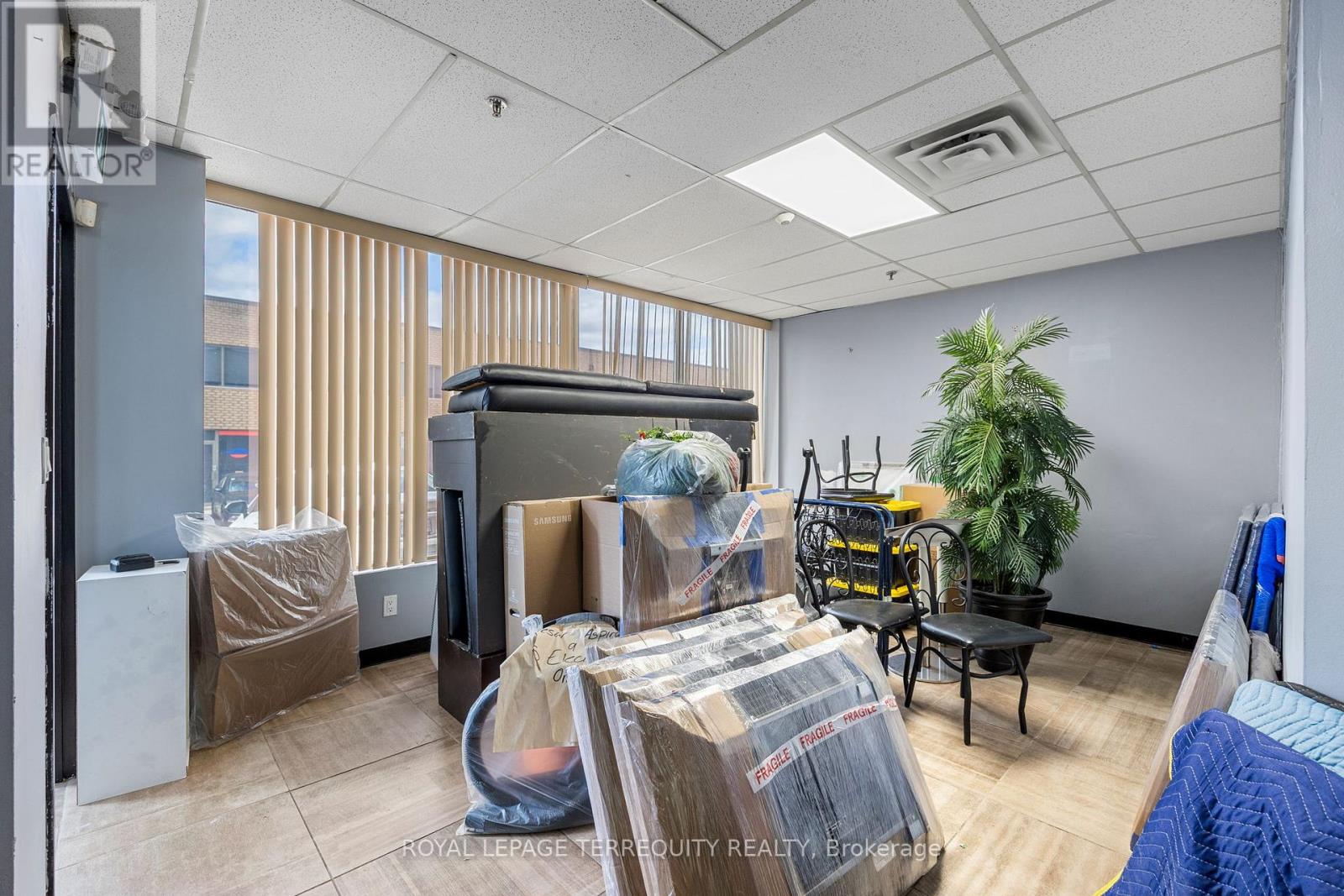 For sale: 36 - 94 KENHAR DRIVE, Toronto (Humber Summit), Ontario M9L1N2 ...