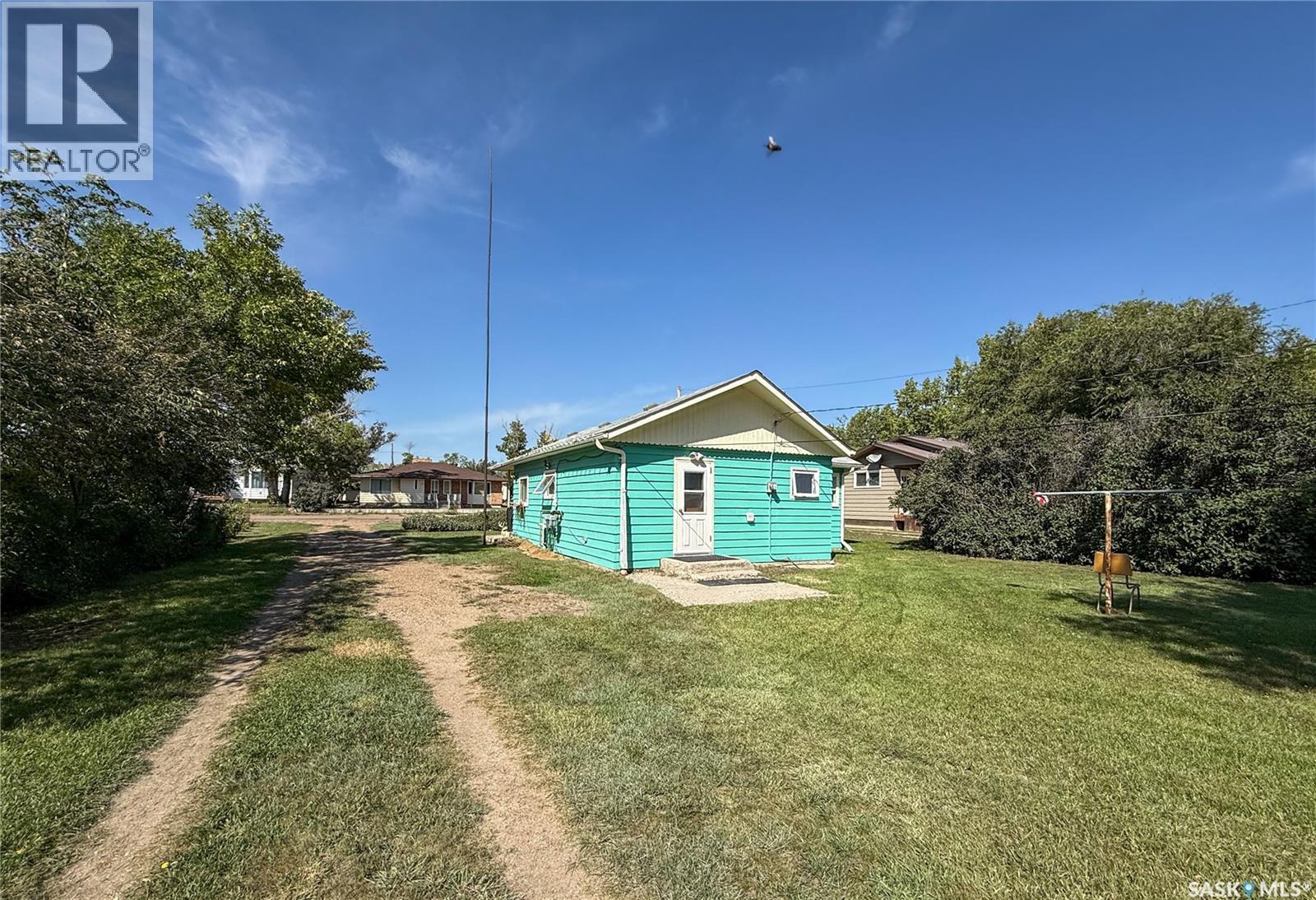 For sale: 114 1st STREET W, Frontier, Saskatchewan S0N0W0 - SK017179 ...