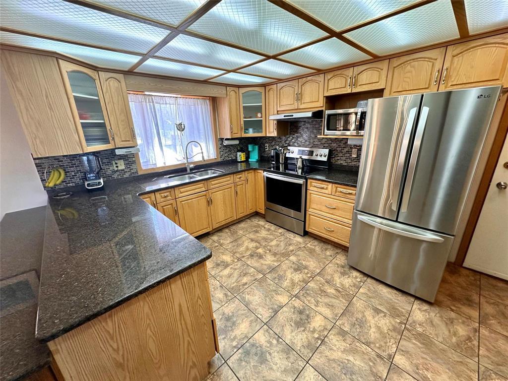 For sale: 186 MANASAN Drive, Thompson, Manitoba R8N1Y1 - 202508191 ...