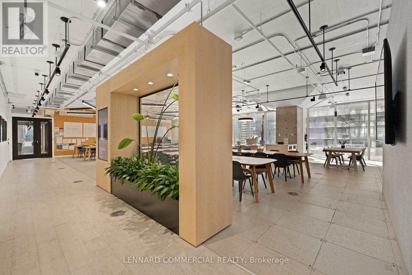 For lease: 1100 - 25 YORK STREET, Toronto (Waterfront Communities ...
