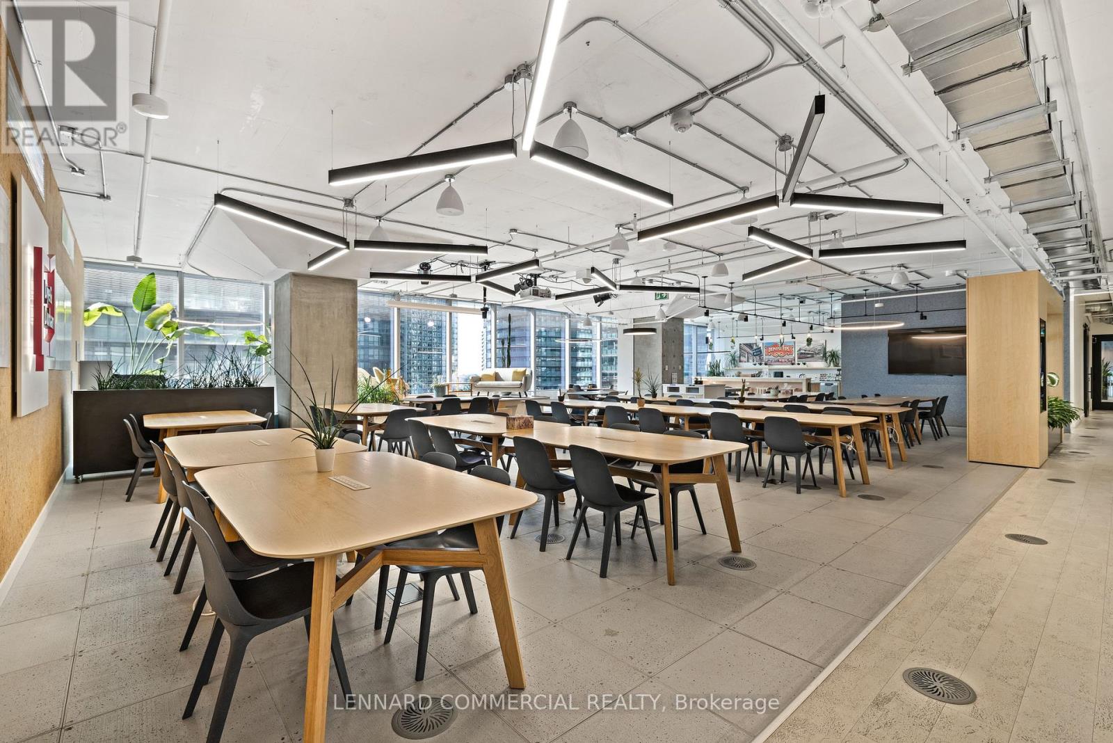For lease: 1100 - 25 YORK STREET, Toronto (Waterfront Communities ...