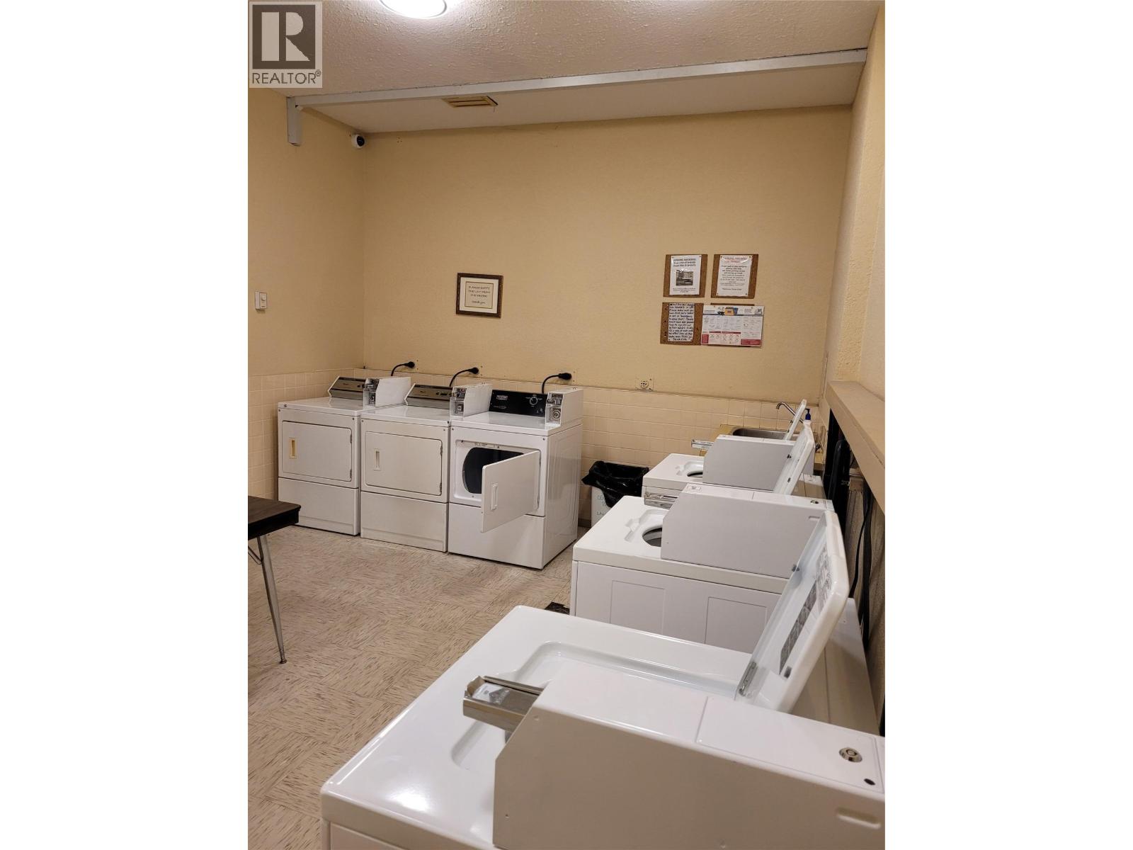 For sale: 555 DALGLEISH Drive Unit# 401, Kamloops, British Columbia ...