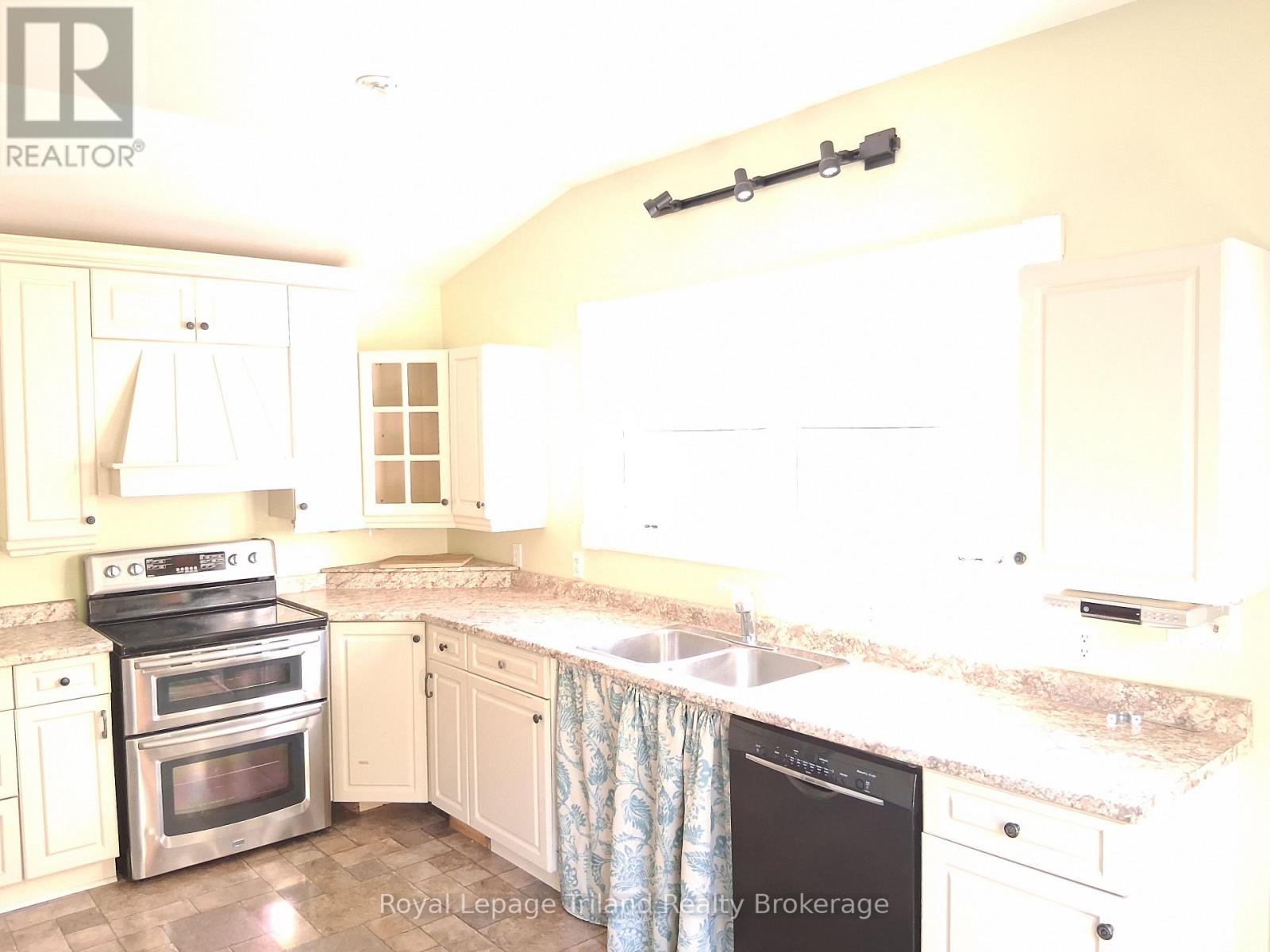 For sale: 338 SMITH STREET, Central Elgin (Port Stanley), Ontario ...