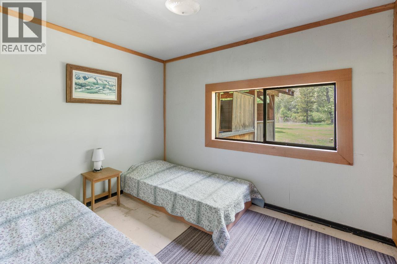 For sale: 209 LARDEAU RIVER Road, Lardeau, British Columbia V0G1N0 ...