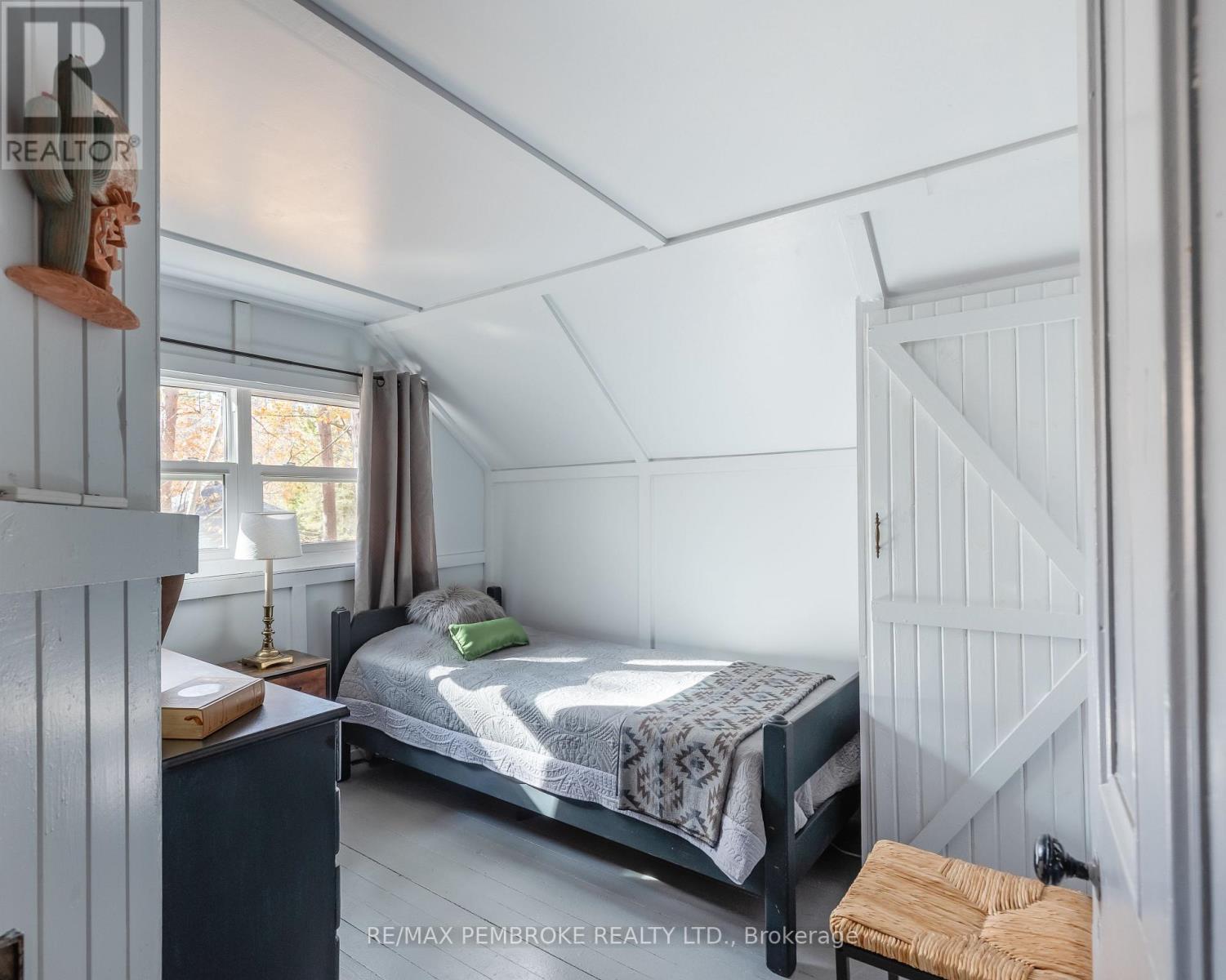 For sale: 127 ALEXANDRA STREET, Petawawa, Ontario K8H2R2 - X12484285 ...