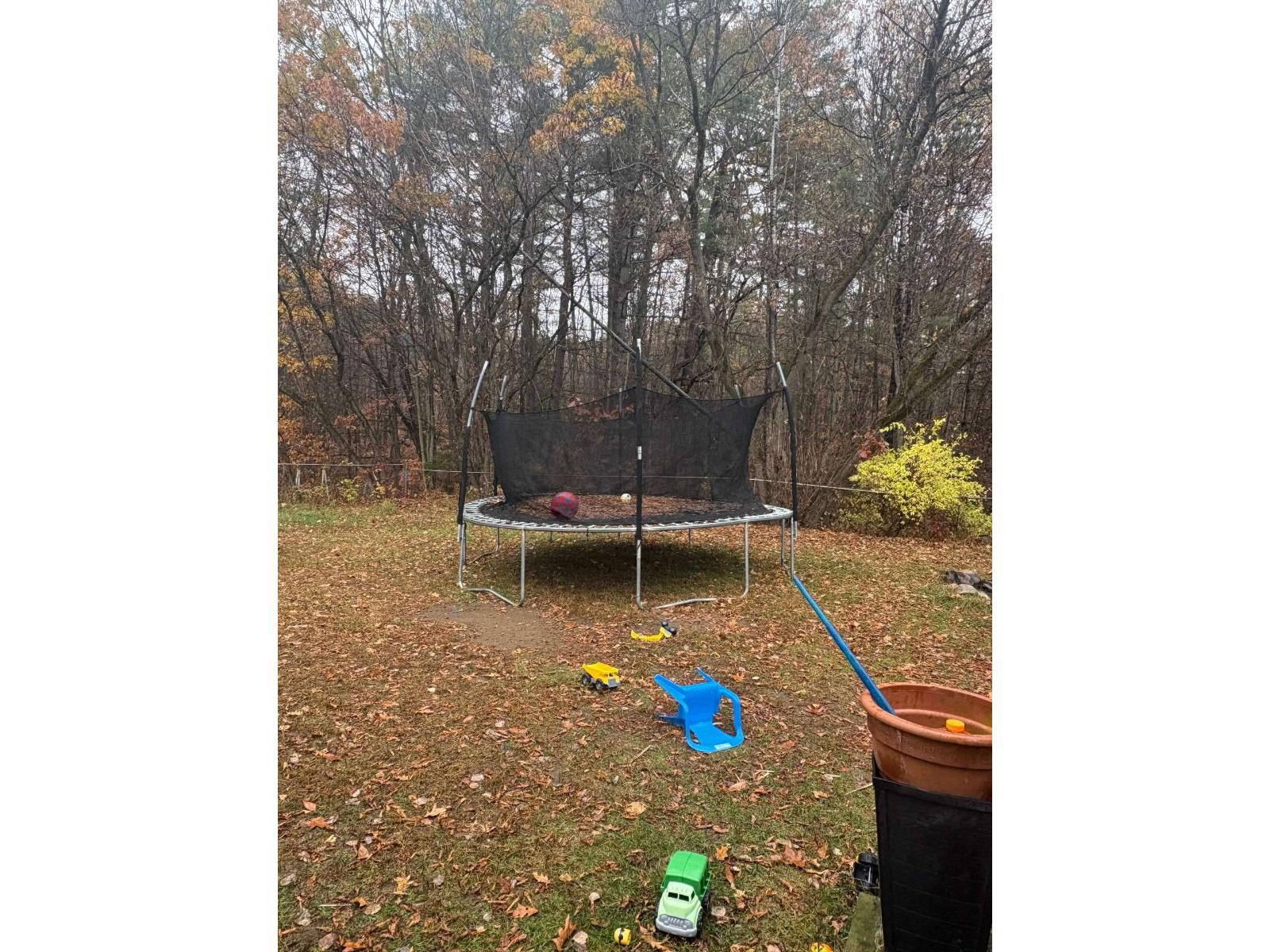 For sale: 1200 Ch. de Chapeau-Waltham, Chichester, Quebec J0X1M0 ...