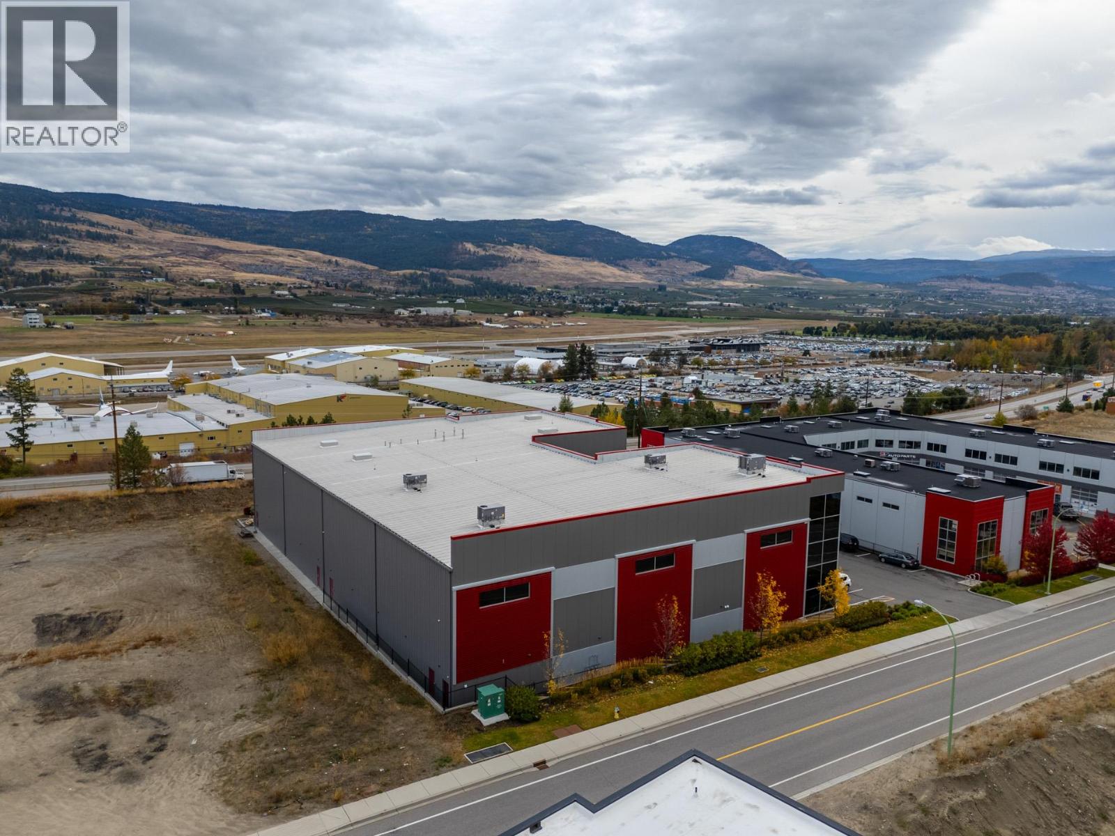 For sale: 1965 Pier Mac Way, Kelowna, British Columbia V1V0C1 ...