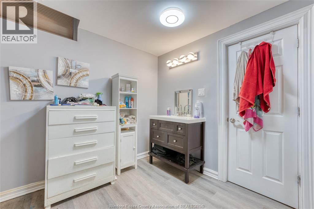 For sale: 735 CABANA ROAD West, Windsor, Ontario N9G1B5 - 25026775 ...