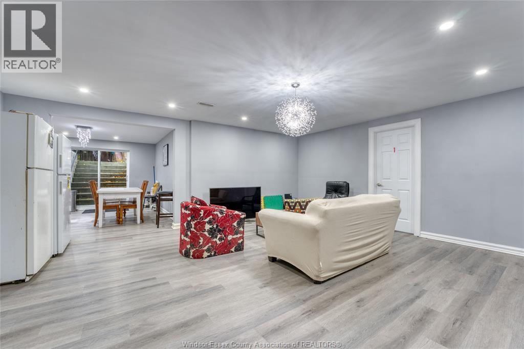 For sale: 735 CABANA ROAD West, Windsor, Ontario N9G1B5 - 25026775 ...