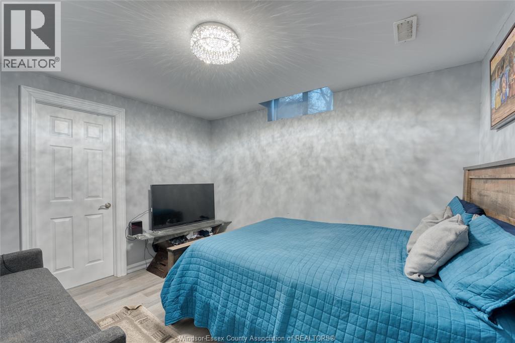 For sale: 735 CABANA ROAD West, Windsor, Ontario N9G1B5 - 25026775 ...