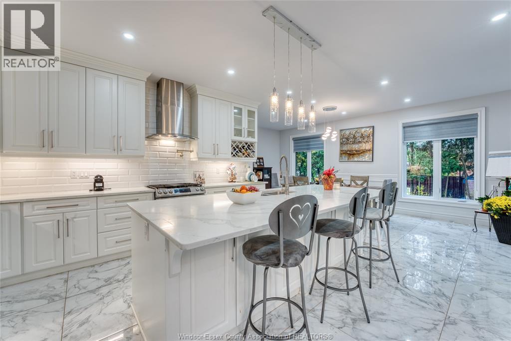 For sale: 735 CABANA ROAD West, Windsor, Ontario N9G1B5 - 25026775 ...