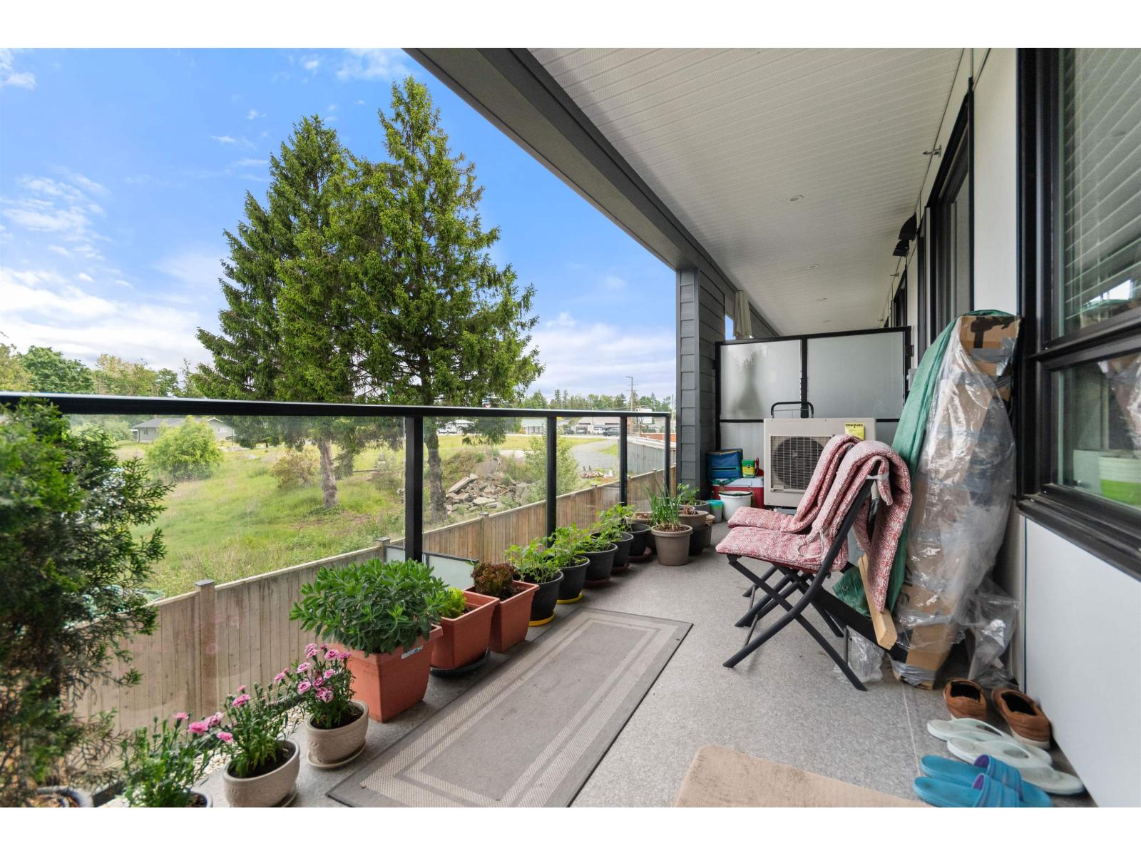 For sale: 208 45745 WATSON ROAD, Sardis South, Chilliwack, British ...