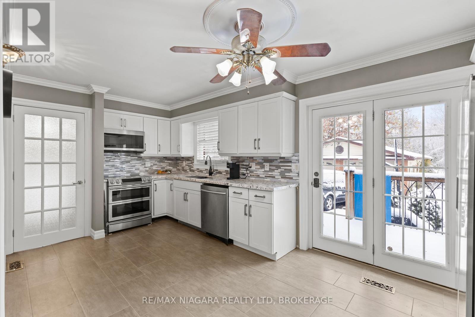 For sale: 35 CHANTLER ROAD, Welland (West Welland), Ontario L3C4M6 ...