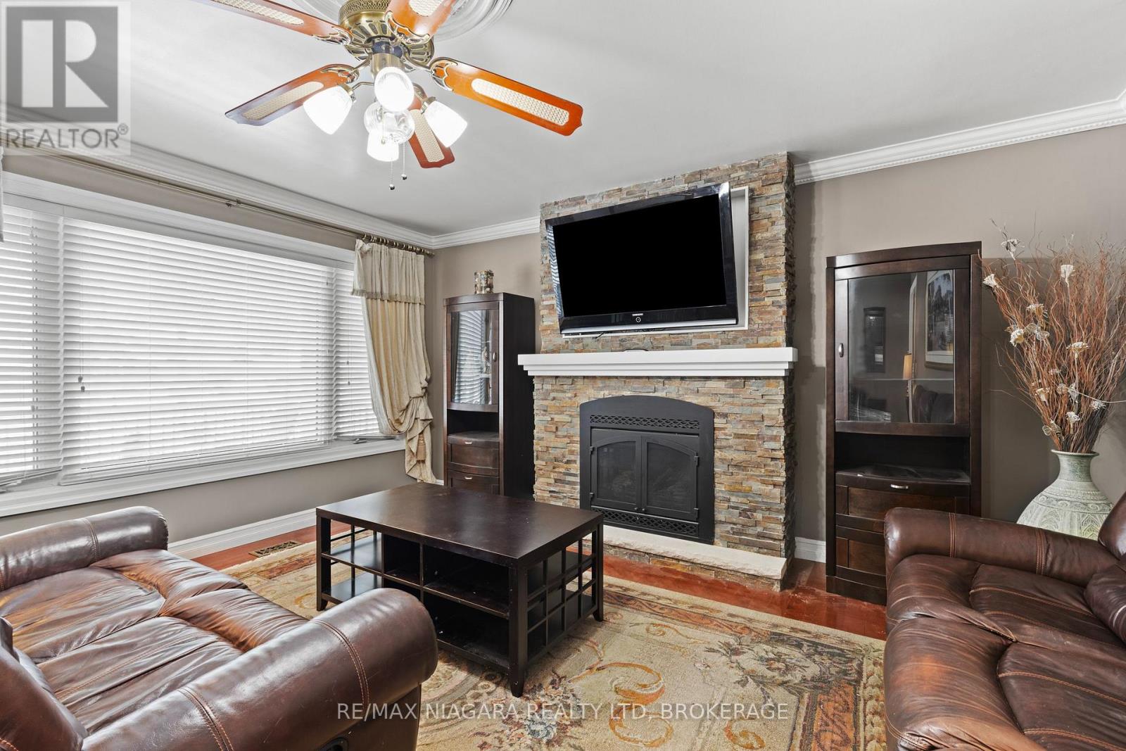 For sale: 35 CHANTLER ROAD, Welland (West Welland), Ontario L3C4M6 ...