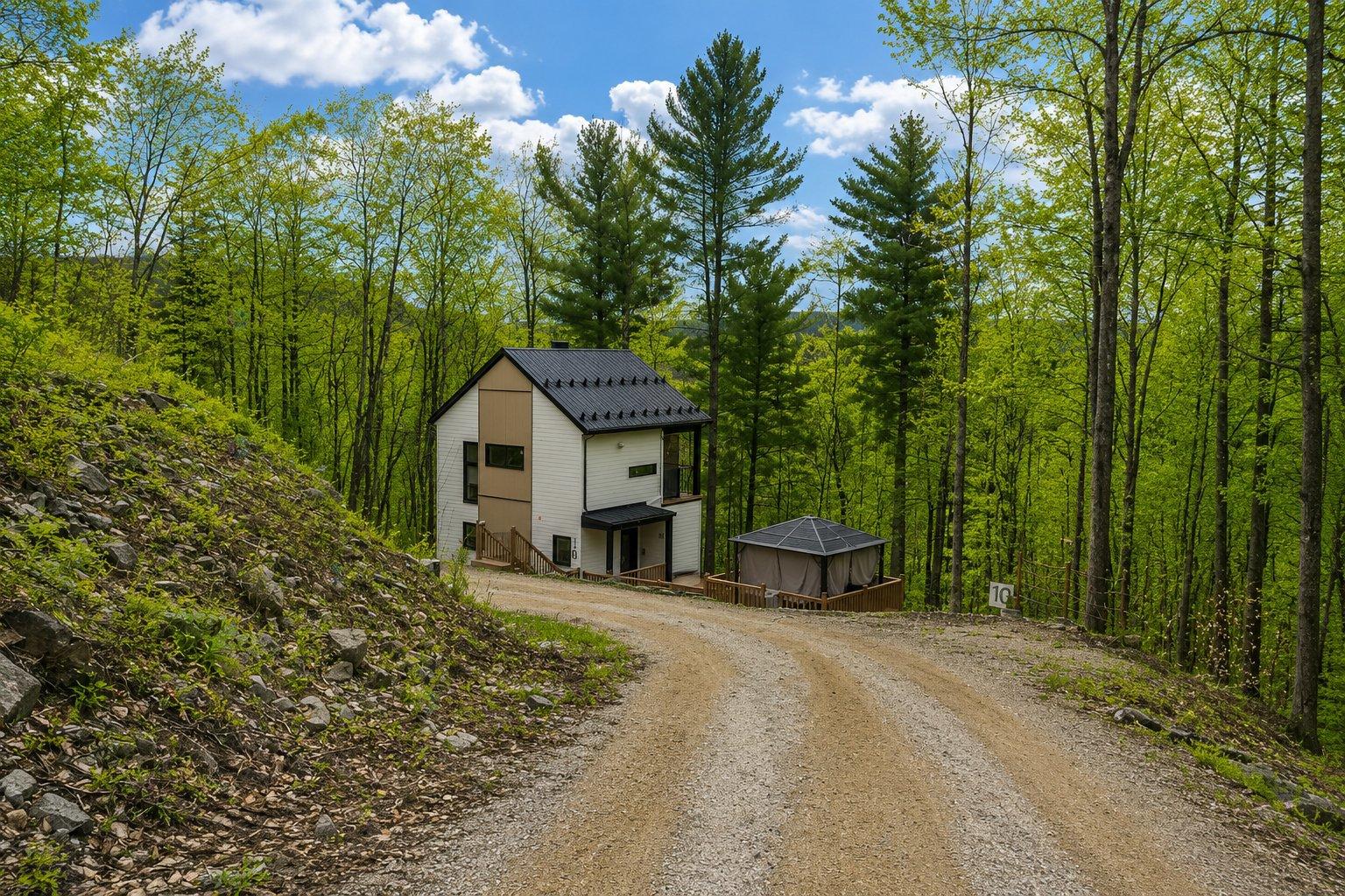 For sale: 152Z Rue du Sommet, #10, Sainte-Béatrix, Quebec J0K1Y0 ...