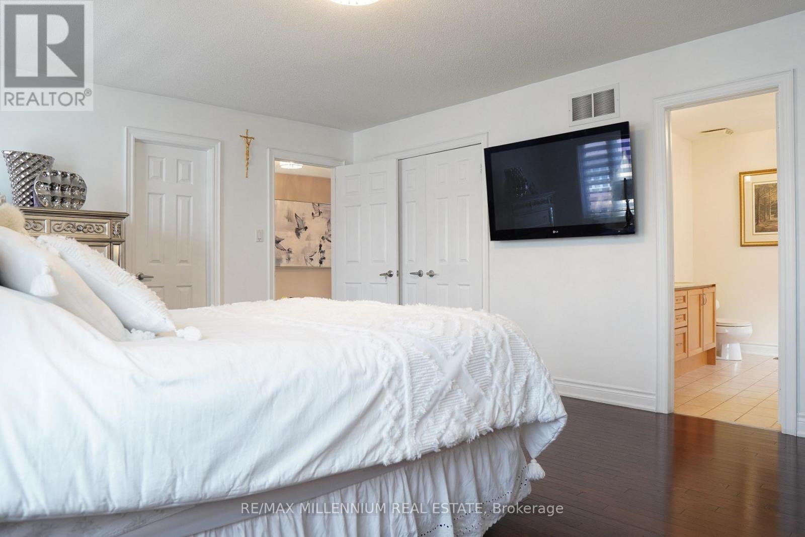 For sale: 40 RAMPART DRIVE, Brampton (Vales of Castlemore North ...