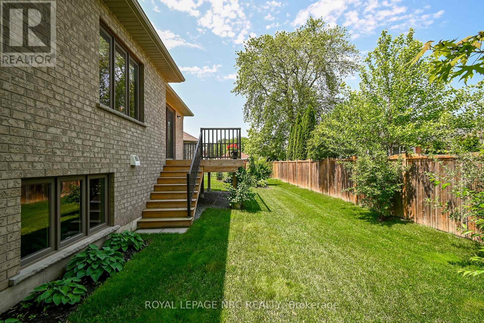 For sale: 11 EMILY LANE, Pelham (Fonthill), Ontario L0S1E4 - X12654720 ...