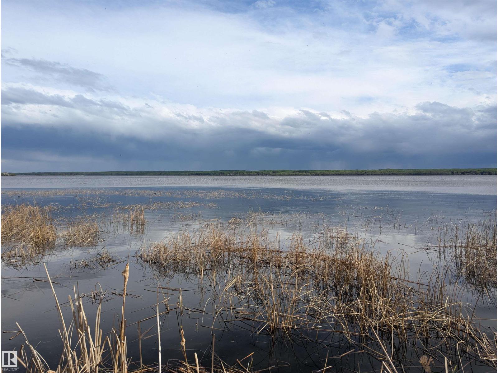For sale: 5520 HWY 633, Rural Lac Ste. Anne County, Alberta T0E0L0 ...