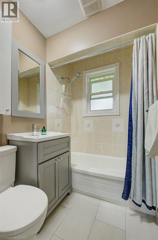 For sale: 1 BRYANT Court, Hamilton, Ontario L8K4A9 - 40796962 | REALTOR.ca