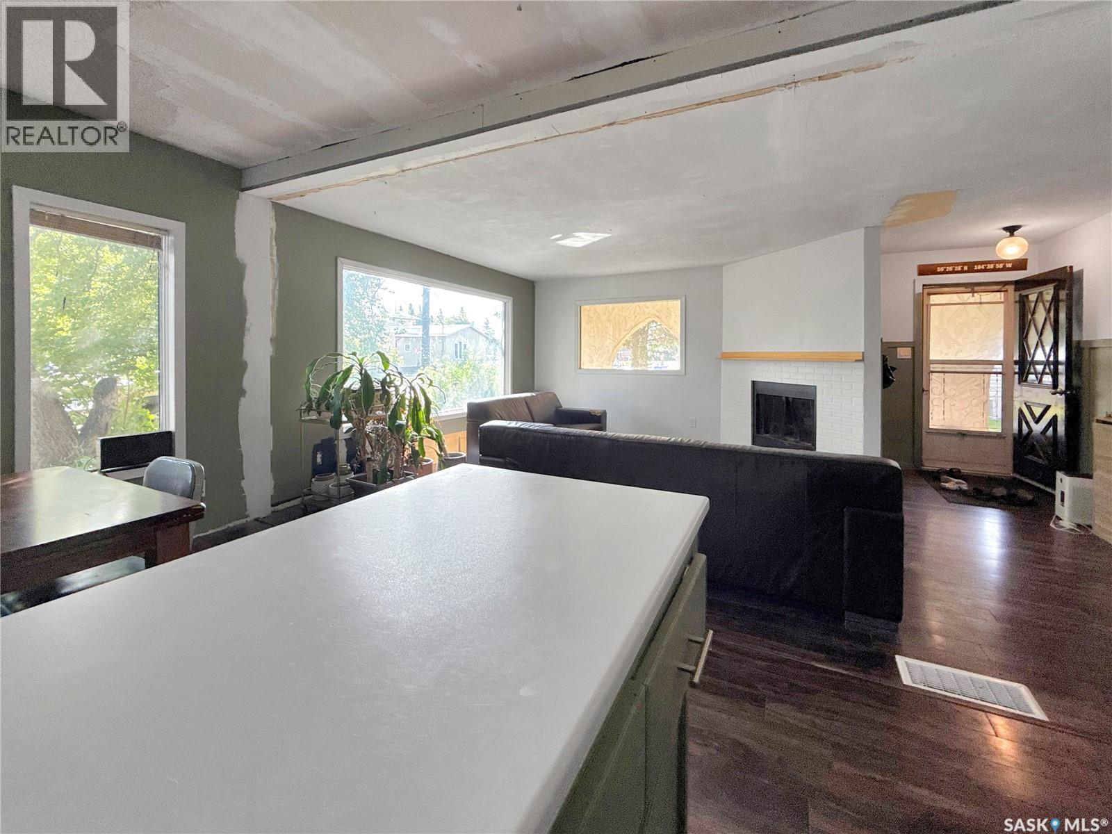 For sale: 204 Allan AVENUE, Saltcoats, Saskatchewan S0A3R0 - SK013089 ...