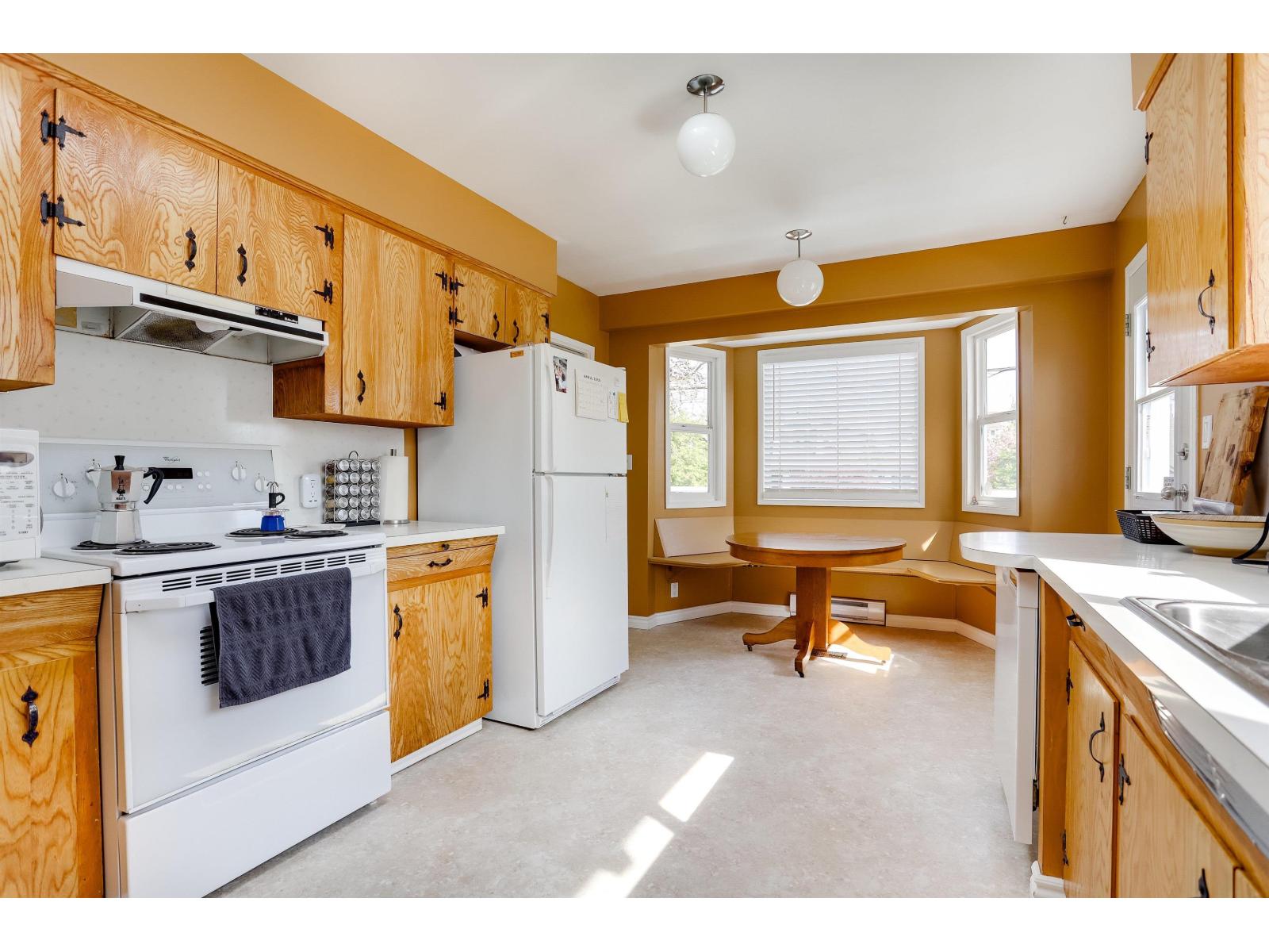 For sale: 15568 THRIFT AVENUE, White Rock, British Columbia V4B2L9 ...